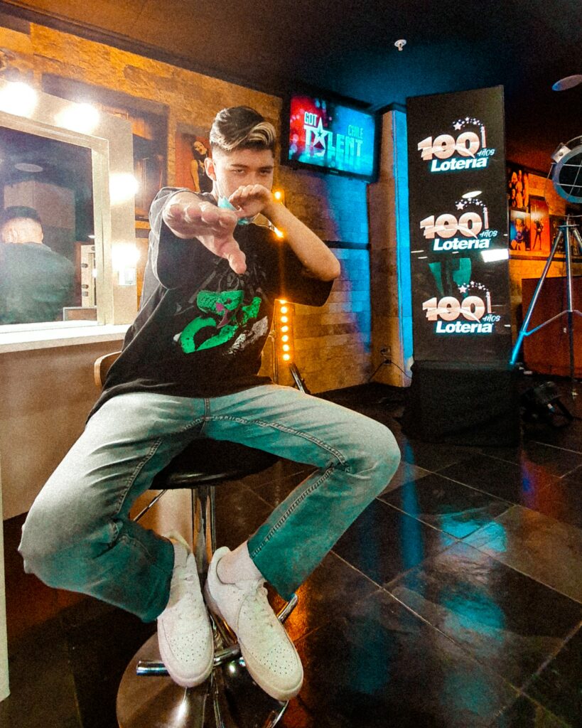 Isaac Vera: El artista de Antofagasta que conquistó a Got Talent Chile ...