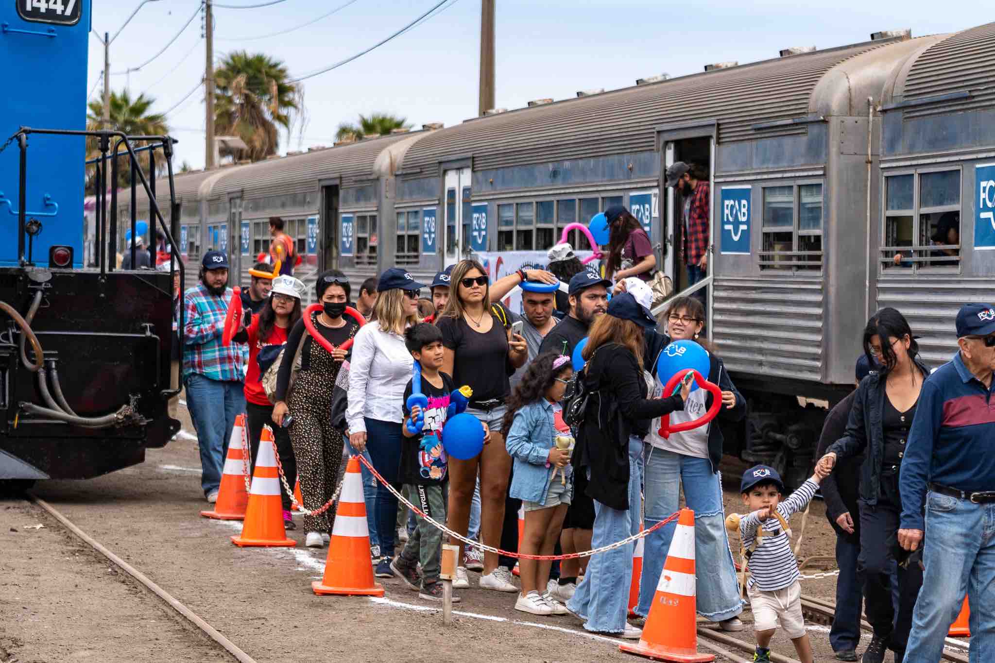 Mil 200 personas participaron en Trenetón de FCAB en Antofagasta - El ...
