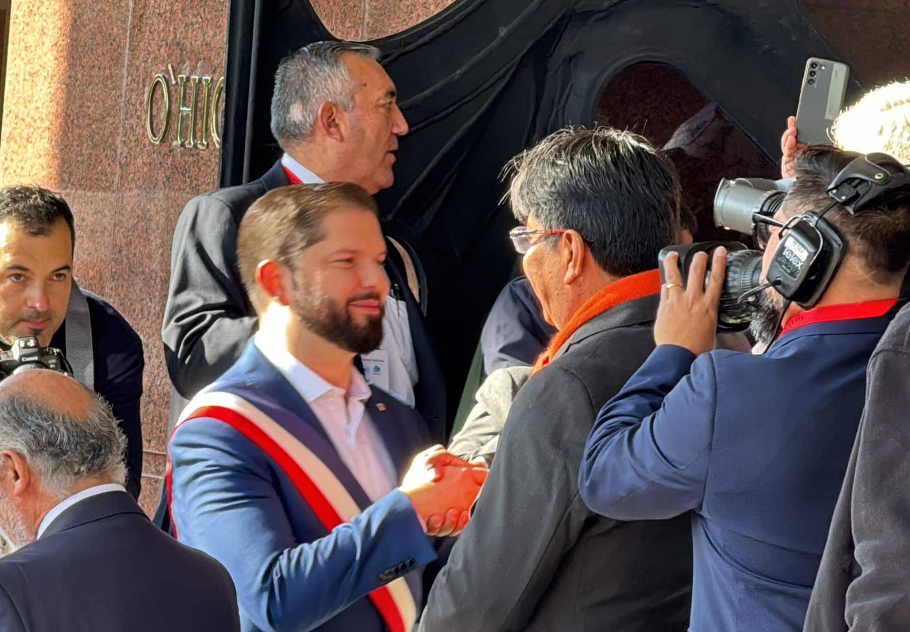 Senador Esteban Velásquez: En democracia deben darse todos los debates ...