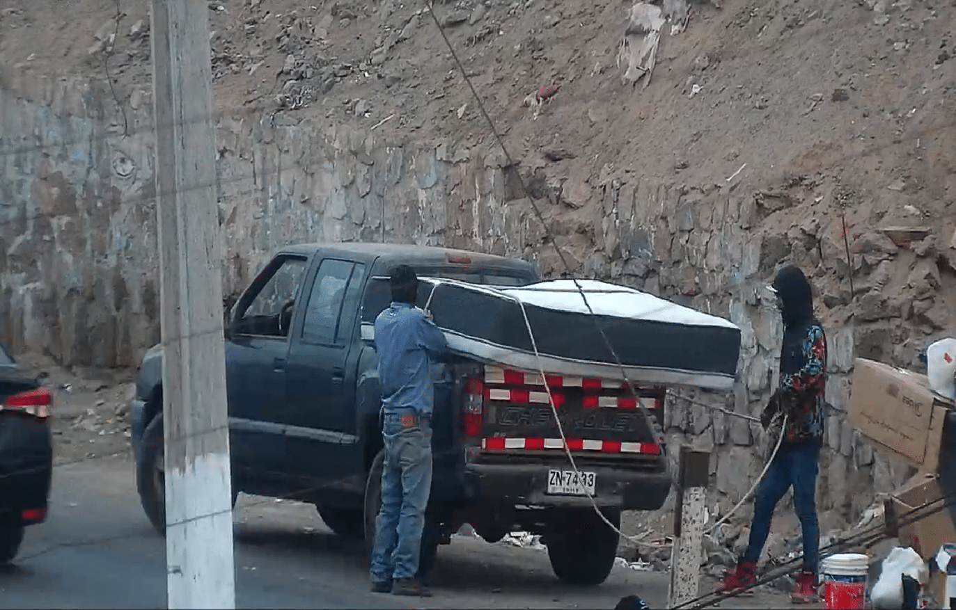 ¡No aprenden! Multan a un segundo infractor por botar basura en el ...
